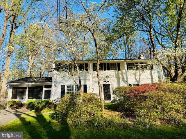 9129 Leghorn Pl, Fairfax, VA 22031 | MLS #VAFX2302 | Compass