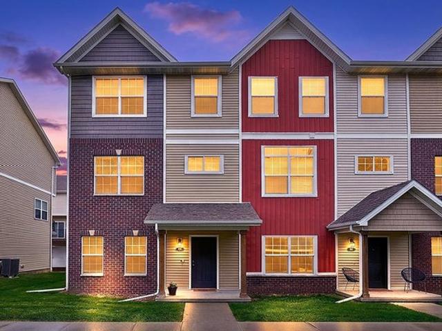 9120 Greenspire Dr Unit 106, West Des Moines, IA 50266