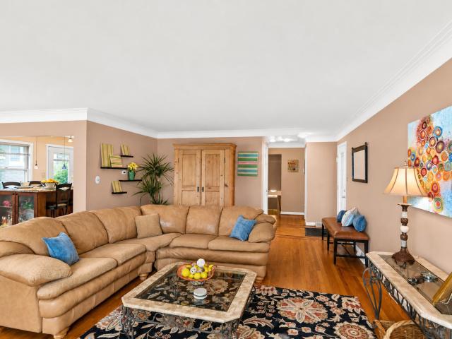 9120 Karlov Avenue