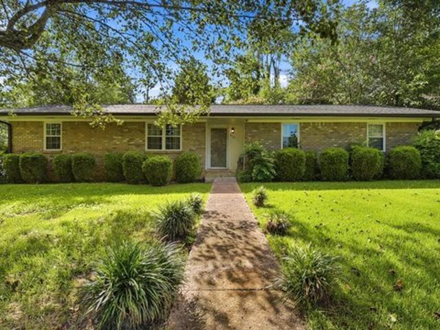 9121 N Hickory Valley Rd, Chattanooga, TN 37416