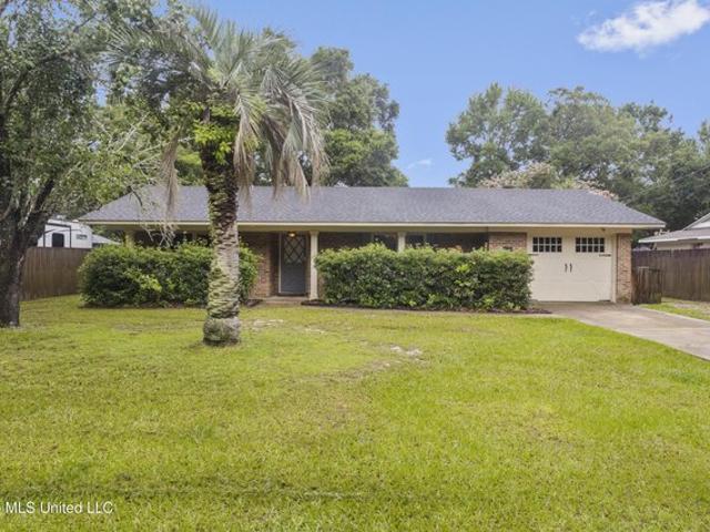 9121 Barnacle Blvd, Ocean Springs, MS 39564