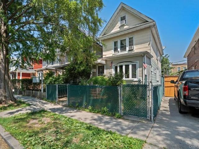 9121 th St, Richmond Hill, NY 11418