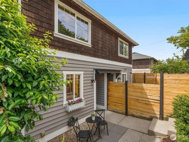 9121 23rd Ave NE, Seattle, WA 98115