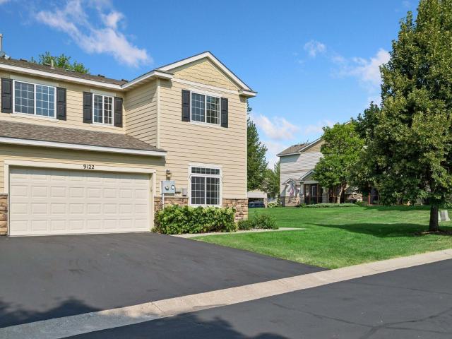 9122 Fox Court