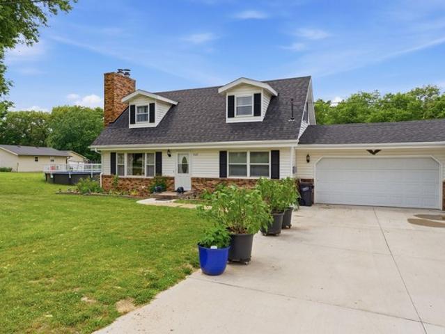 9122 st W, Taylor Ridge, IL 61284