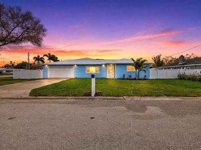 912 21st St W, Palmetto, FL 34221