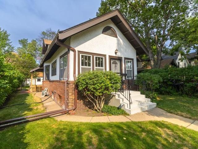 912 30th Ave S, Minneapolis, MN 55406