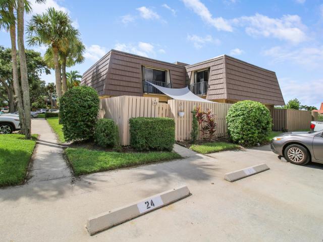 912 9th Ct, Palm Beach Gardens, FL 33410 | MLS #B26021