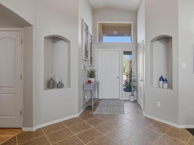 912 Copperhead Court NE