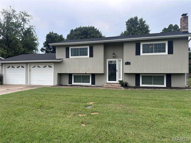 912 Cambridge Dr, Sikeston, MO 63801