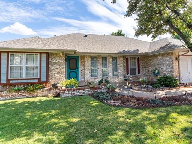 912 Carfax Rd, Edmond, OK 73034