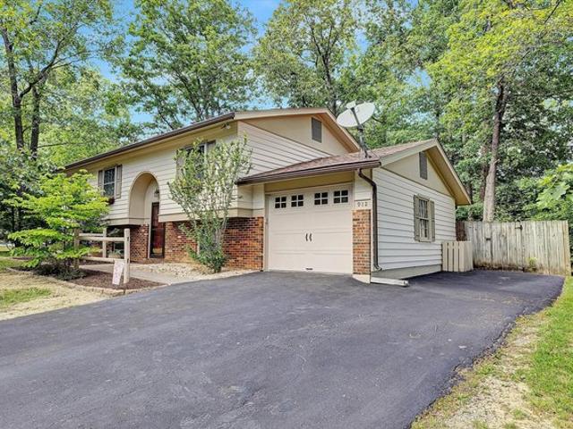 912 Cherokee Trl, Covington, VA 24426
