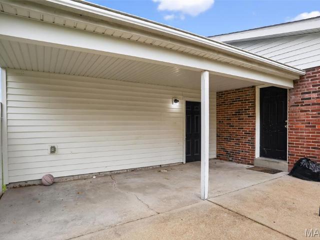 912 Cheri Heights Ct, St. Louis, MO 63135 | MLS #26019 | Compass