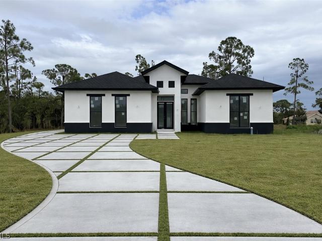 912 Cleveland Ave, Lehigh Acres, FL 33972 | MLS #2026013