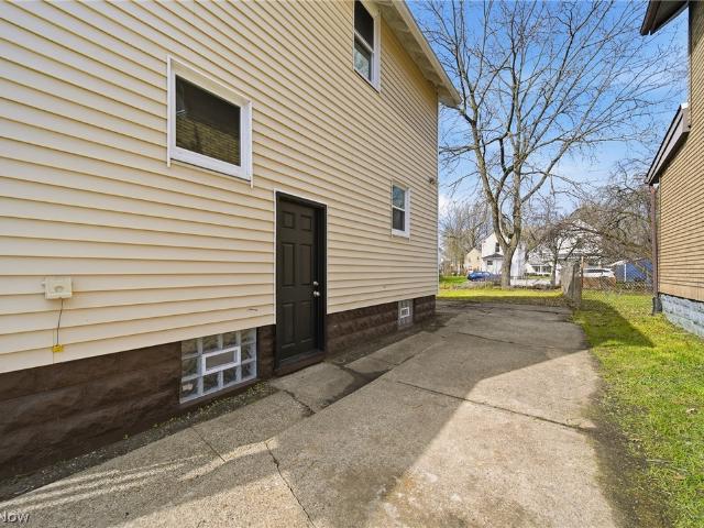 912 Ashland Avenue
