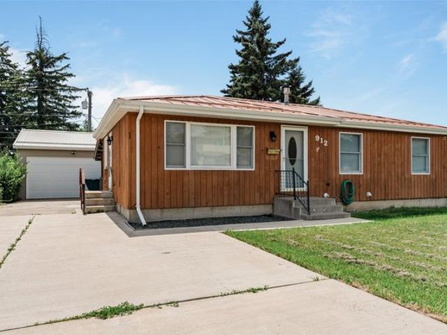 912 Avenue C NW, Great Falls, MT 59404