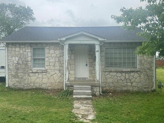 912 Avery Drive, Bowling Green, KY 42104