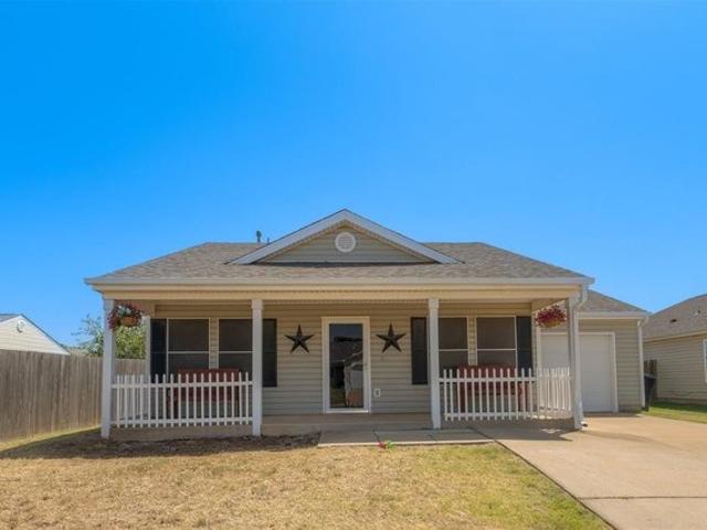 912 Danbury Pl, Yukon, OK 73099