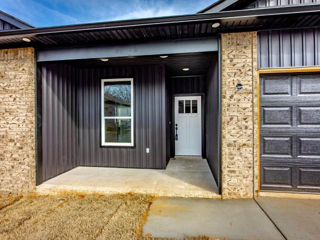 912 Dell Vista Cove