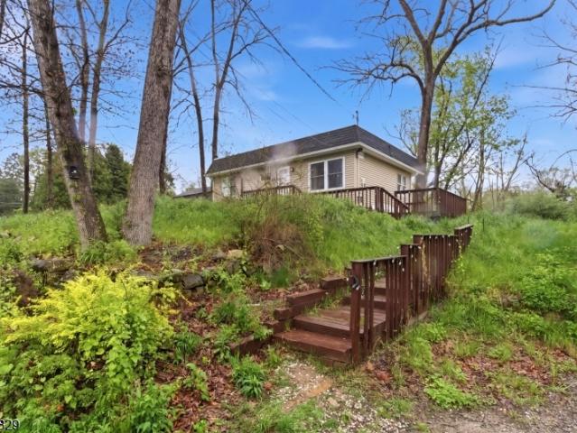 912 E Walnut Dr