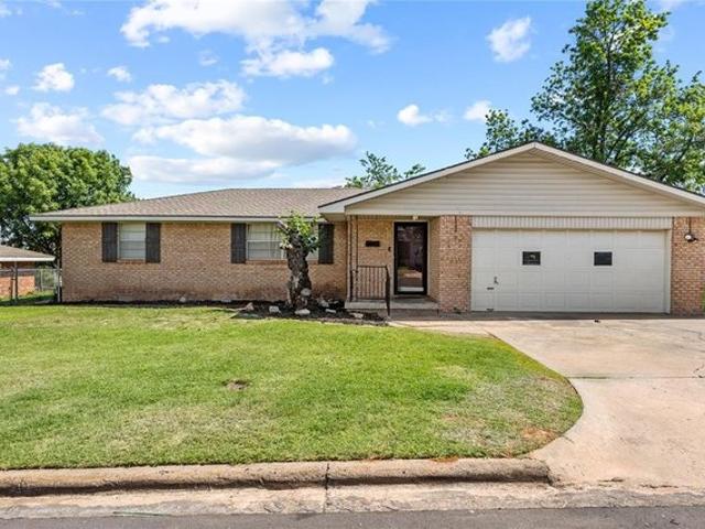 912 E Kee St, Weatherford, OK 73096