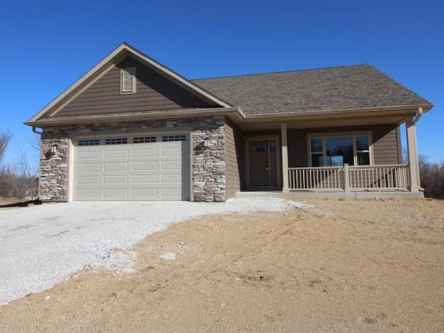 912 Fairway Dr, Twin Lakes, WI 53181
