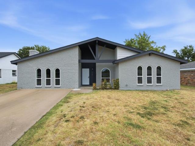 912 Kelley Dr, Everman, TX 76140