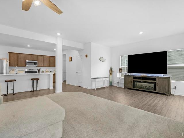 912 Highland Springs Lane