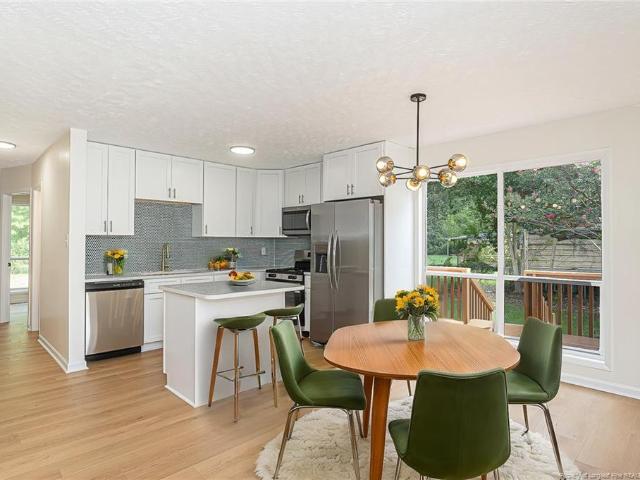 912 Hunters View Drive