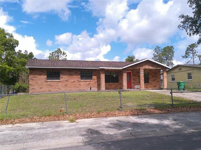 912 Oakhurst Dr, Deland, FL 32720