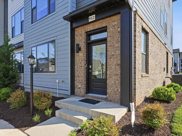 912 Orion Ln