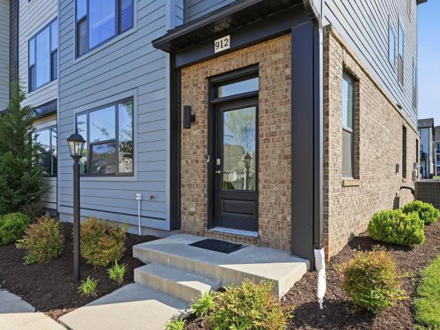 912 orion ln