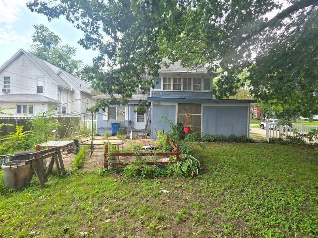 912 Locust Street