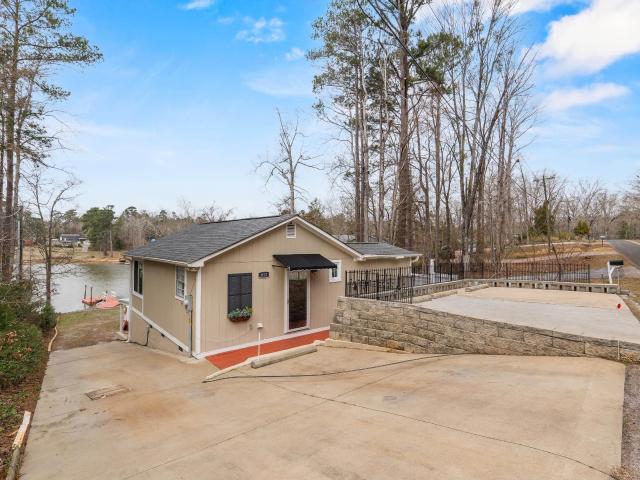 912 Lakewood Drive