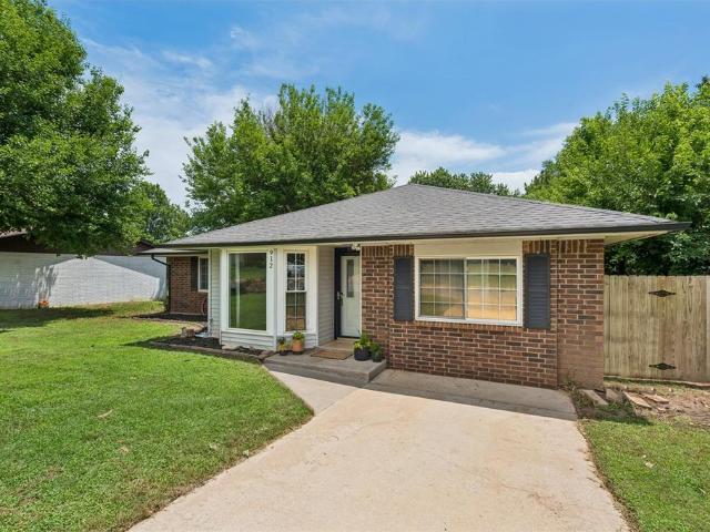 912 Mockingbird Lane