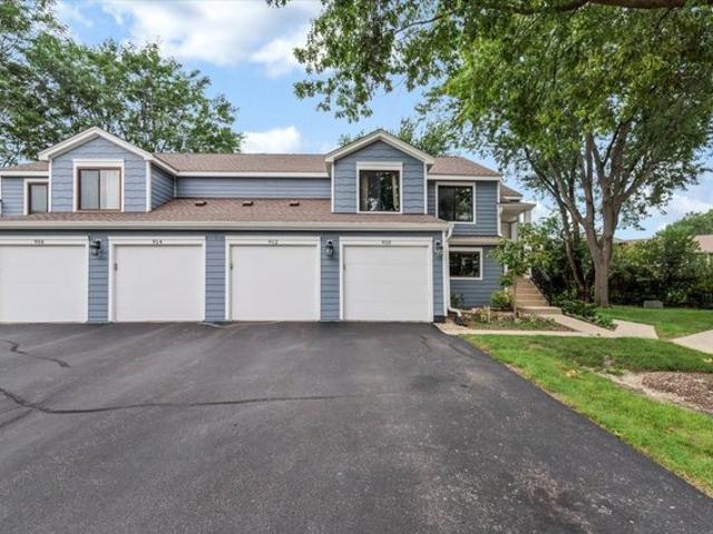 912 Manchester Cir, Schaumburg, IL 60193