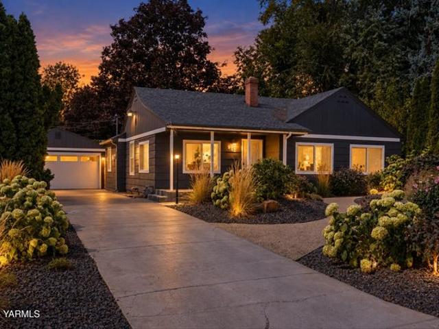 912 S 25th Ave, Yakima, WA 98902