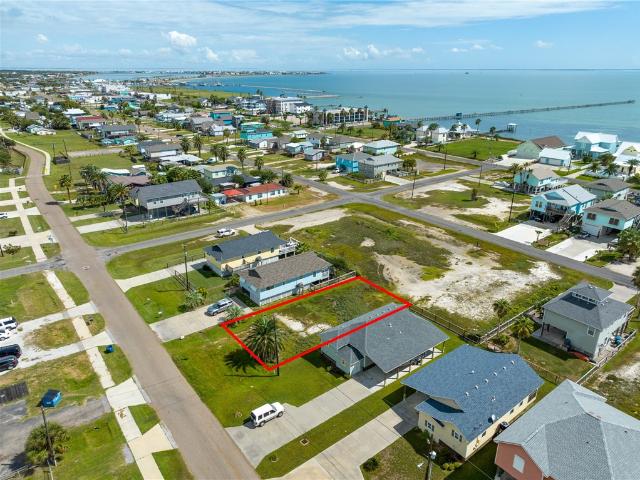 912 S Live Oak St, Rockport, TX 78382 | MLS #466777