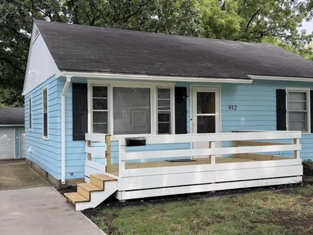 912 SW Frazier Ave, Topeka, KS 66606