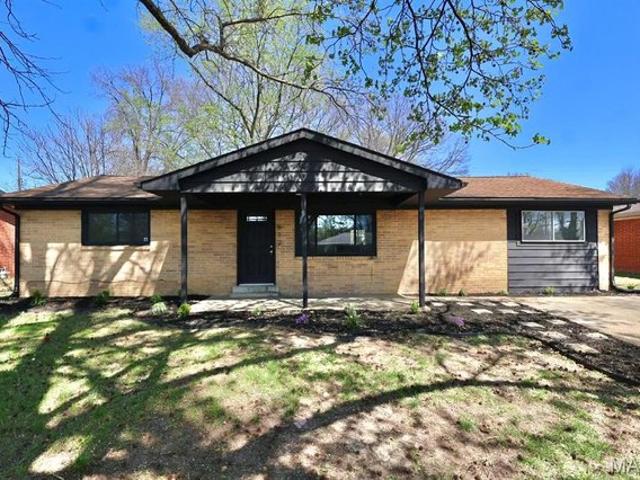 912 Peony Dr, Belleville, IL 62220