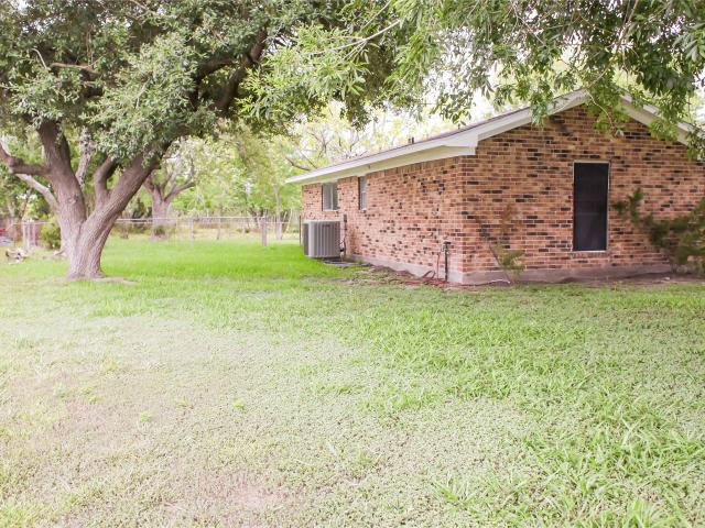 912 Robinson Road