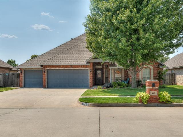 912 Regal Road