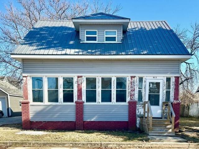 912 River St, Iowa Falls, IA 50126