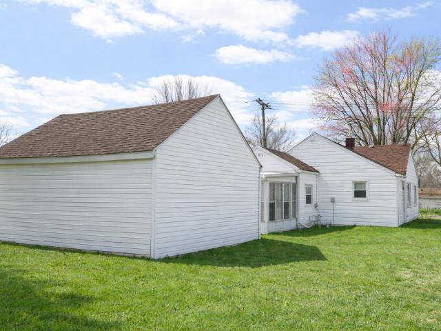 912 W 16th Street
