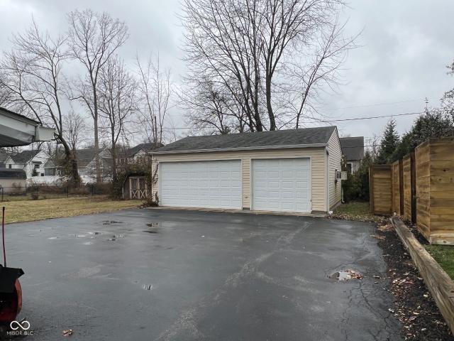 912 W Auman Drive