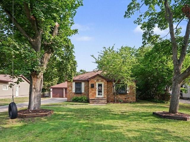 912 Wendover Blvd, Norton Shores, MI 49441