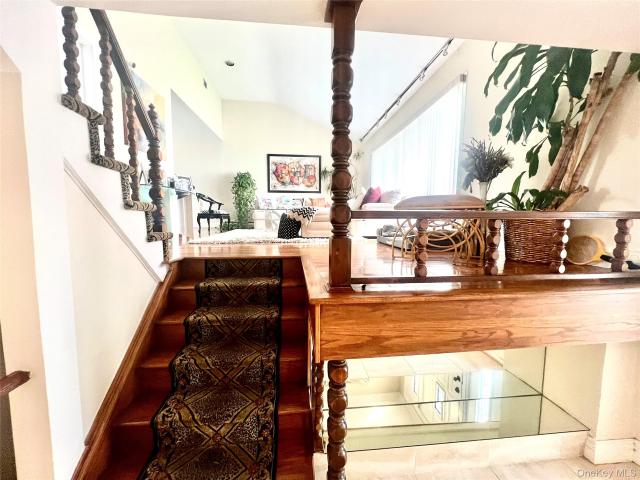 912 Whitehall Drive