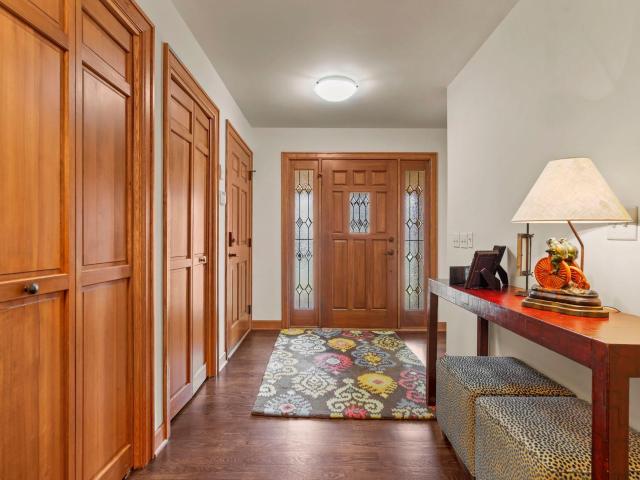 9134 Foxrun Cir, Eden Prairie, MN 55347 | MLS #7046 | Compass