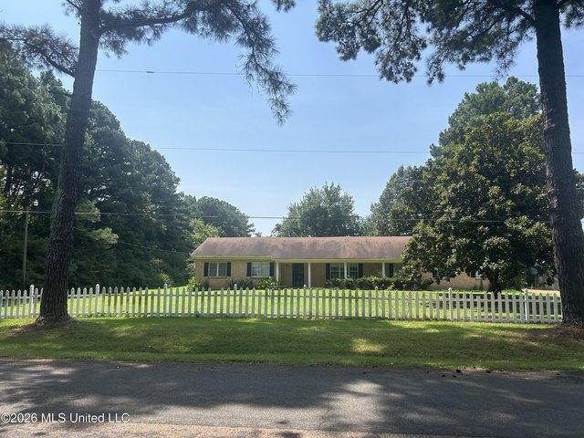 9135 E Broadway Rd, Olive Branch, MS 38654