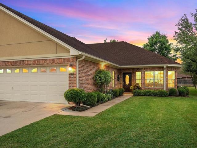 9136 Darby Ln, Waco, TX 76712